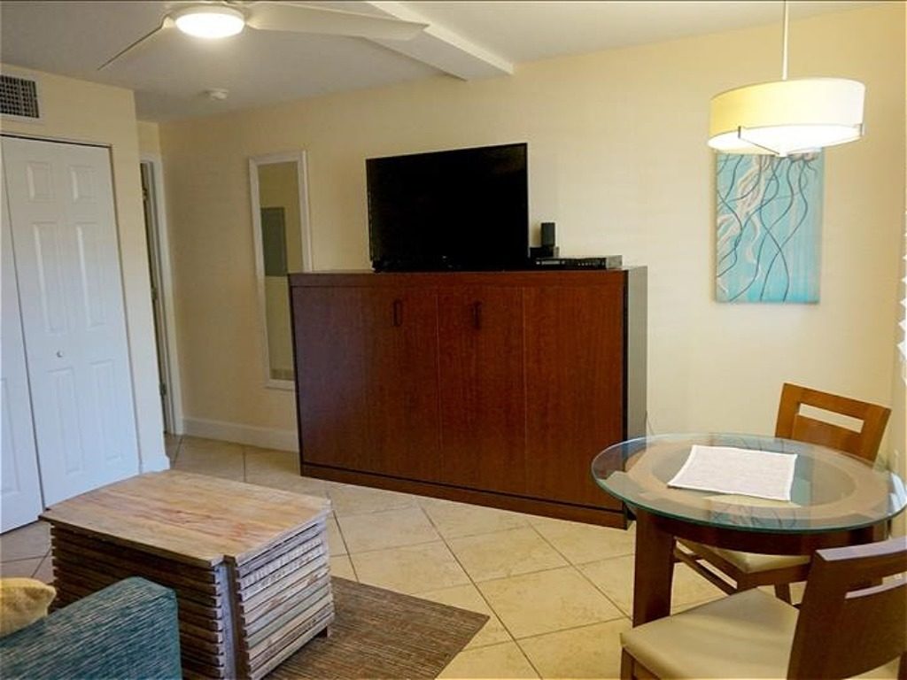 Siesta Key FL Hotel Rooms | Sea Club V Waterfront Resort