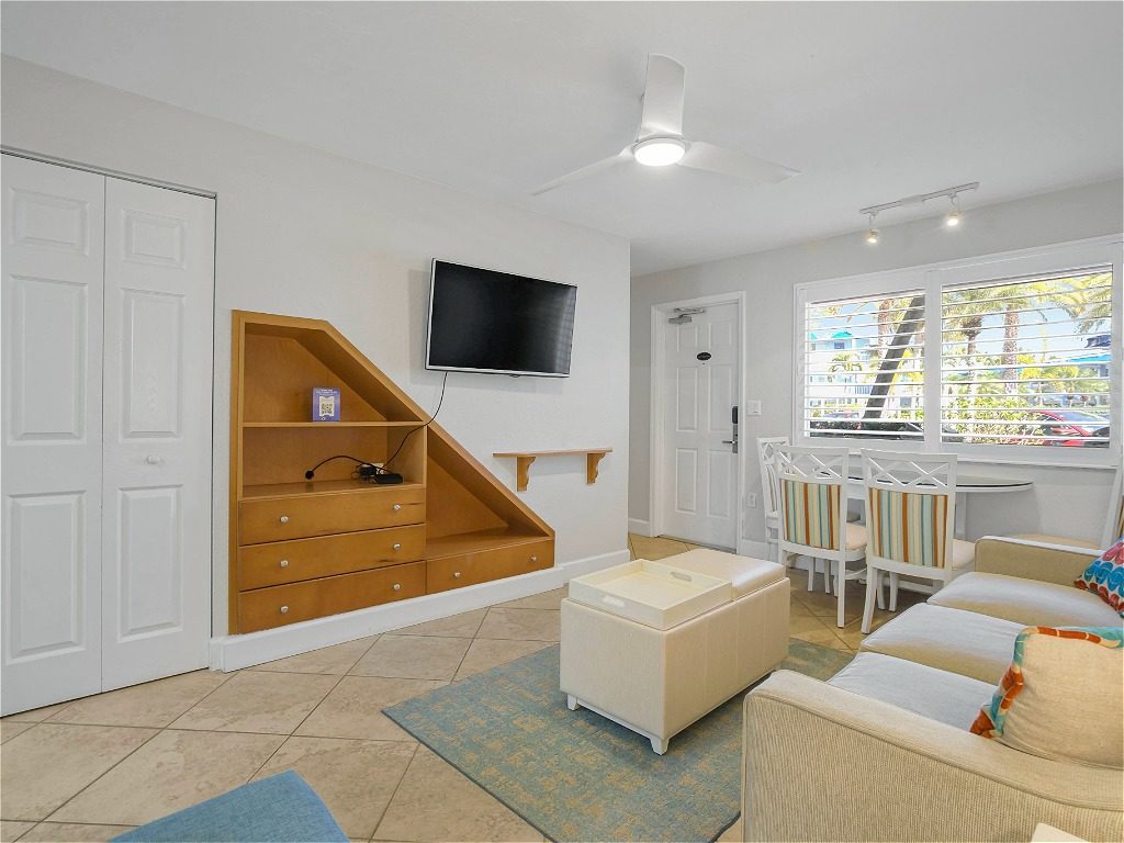 Siesta Key FL Hotel Rooms | Sea Club V Waterfront Resort