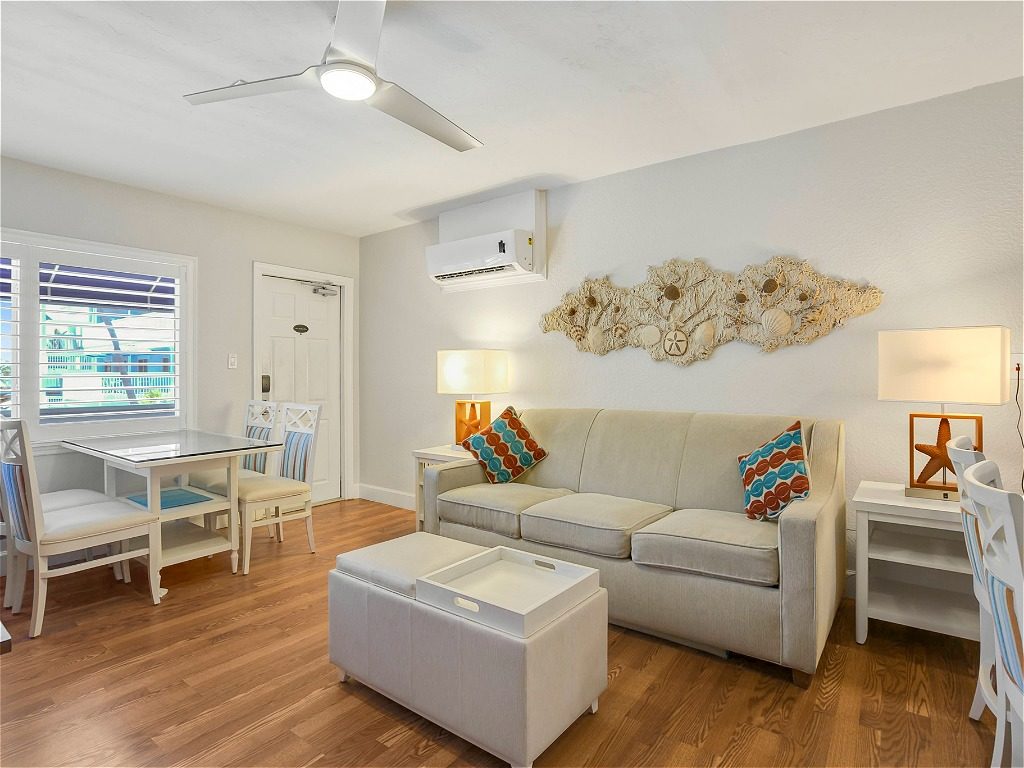 Siesta Key FL Hotel Rooms | Sea Club V Waterfront Resort